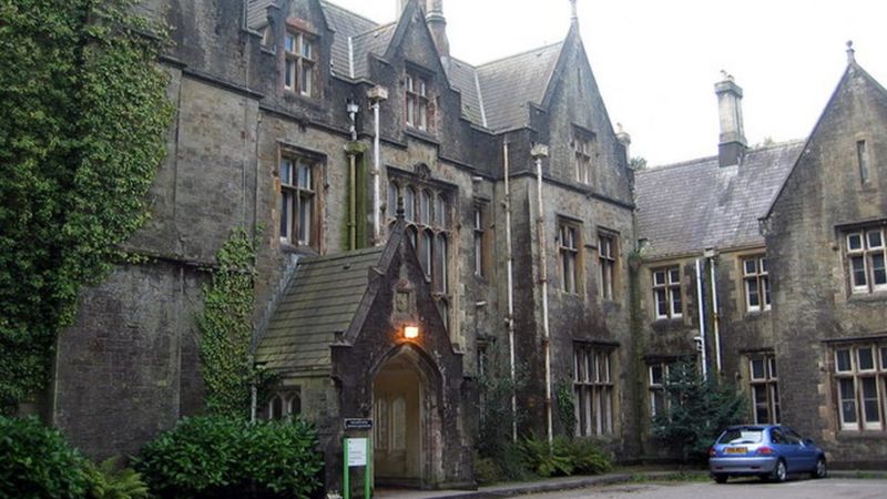 Hendrefoilan House fire: Firefighters tackle Swansea blaze - BBC News