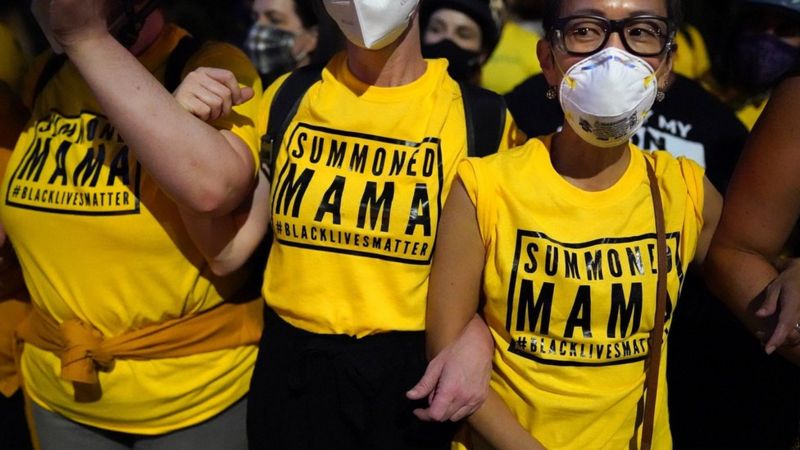 In pictures: 'Wall of Moms' joins Portland's anti-racism protests - BBC ...