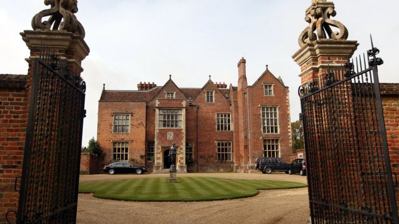 What to expect from Chequers? - BBC News