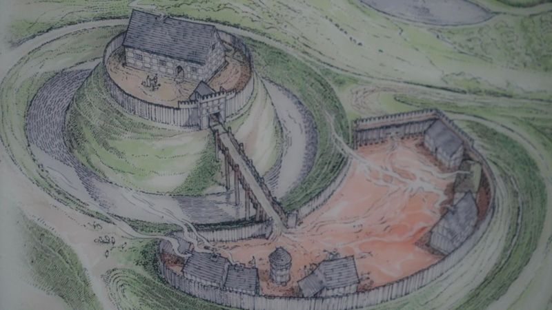 Owain Glyndwr: Call for public takeover of Sycharth site - BBC News