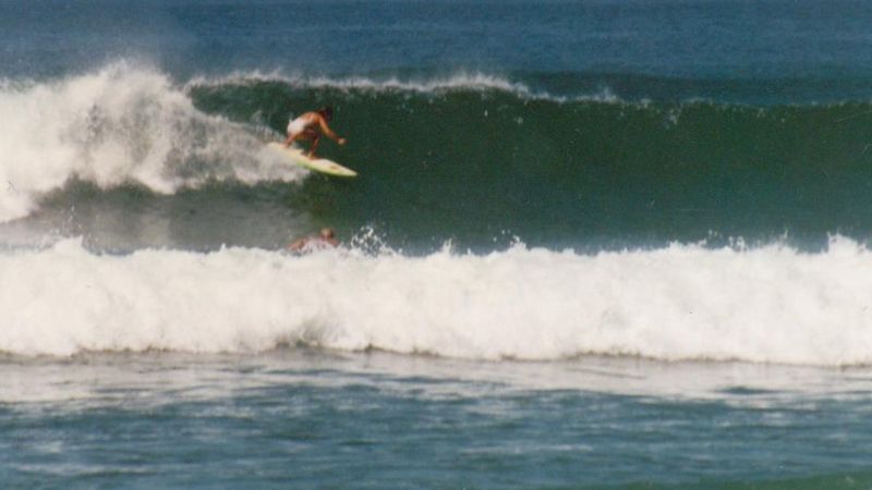 Linda Sharp: The pioneer woman surfer in a sea of men - BBC News