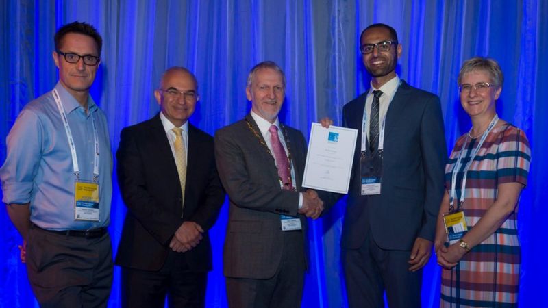 Cardiff doctor first in Wales to win top medical award - BBC News