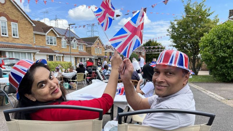 In Pictures: Jubilee parties held across the East - BBC News