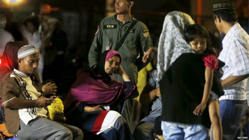 Indonesia transport plane crash death toll rises - BBC News