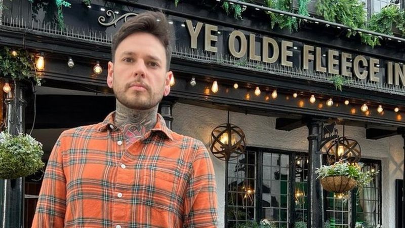 Business energy prices to be cut by half expected levels - BBC News