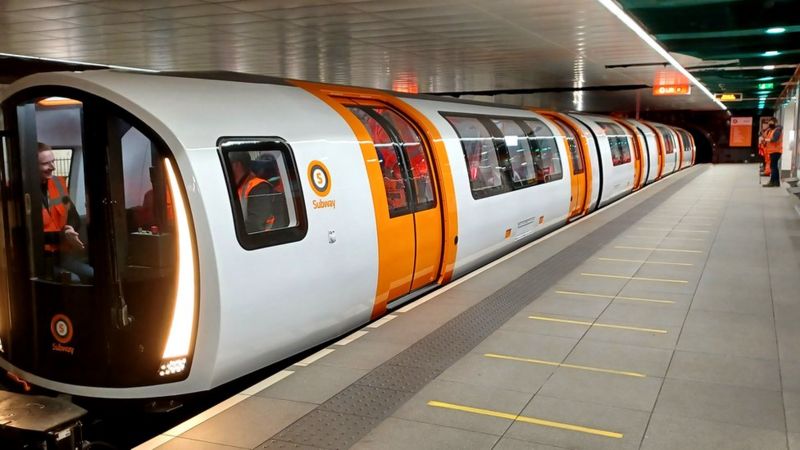 New Glasgow Subway train put to the test - BBC News