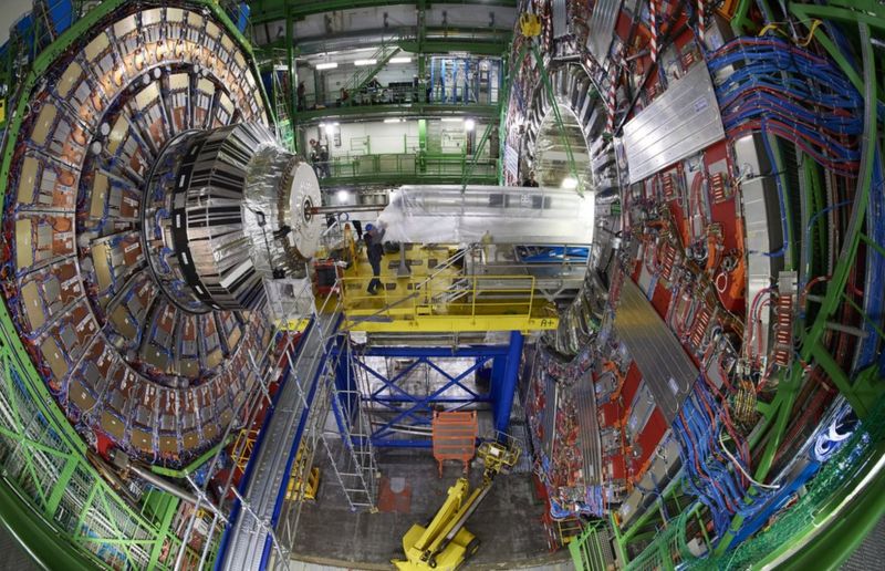 Huge Large Hadron Collider experiment gets 'heart transplant' - BBC News