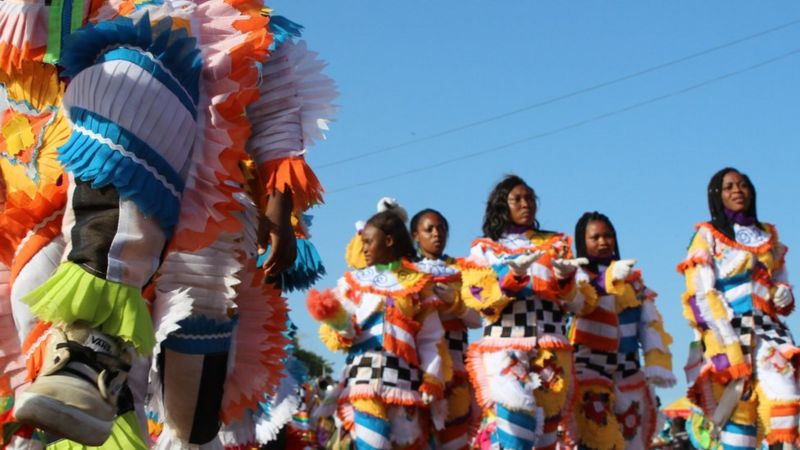 In pictures: Ghana's 'masquerade clubs' - BBC News