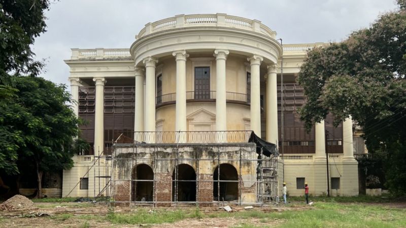 In photos: A makeover for 200-year-old India heritage building - BBC News