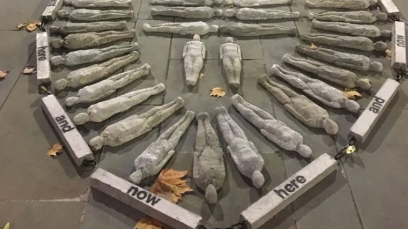 Bristol-based anonymous artist to create more women statues - BBC News