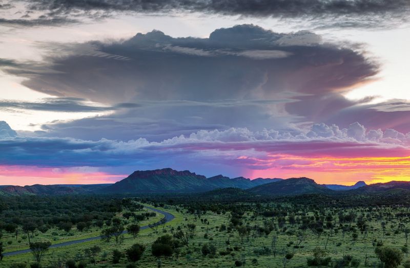 Australian weather captured in dramatic photographs - BBC News
