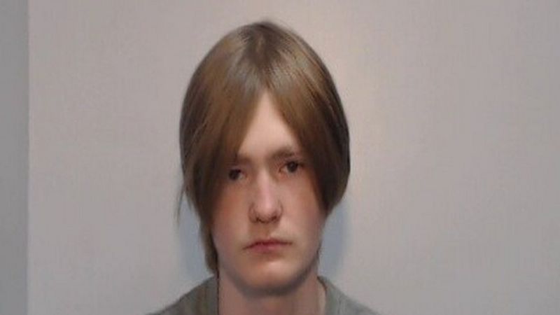 Oldham teen guilty of street chase stab murder - BBC News