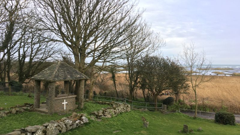 Holy wells: Mapping Ireland's hidden heritage - BBC News