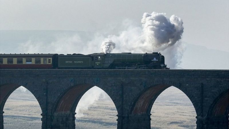 Steam locomotive breaks down on excursion - BBC News