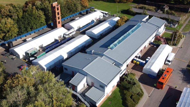 Manston migrant centre: What were the problems? - BBC News