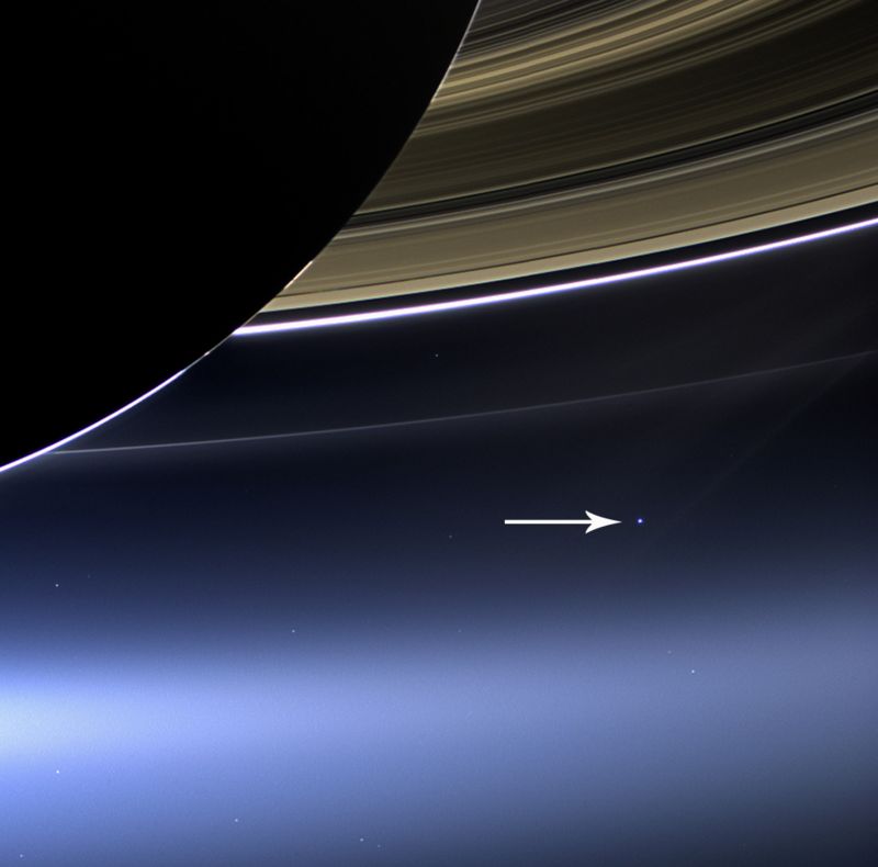 Nasa 're-masters' classic 'Pale Blue Dot' image of Earth - BBC News