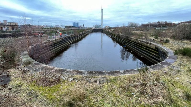 Historic Govan Graving Docks secure restoration funding - BBC News