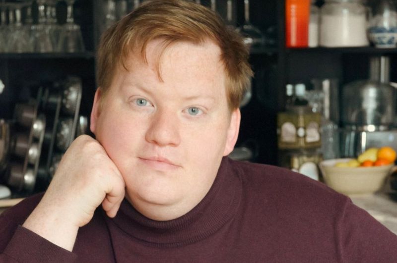 How the Scottish morning roll became a national treasure - BBC News