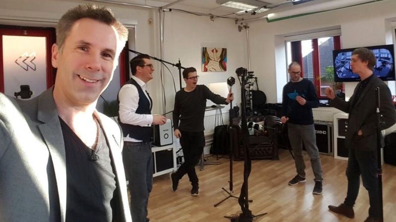 Click: How we made BBC's first fully 360-degree show - BBC News