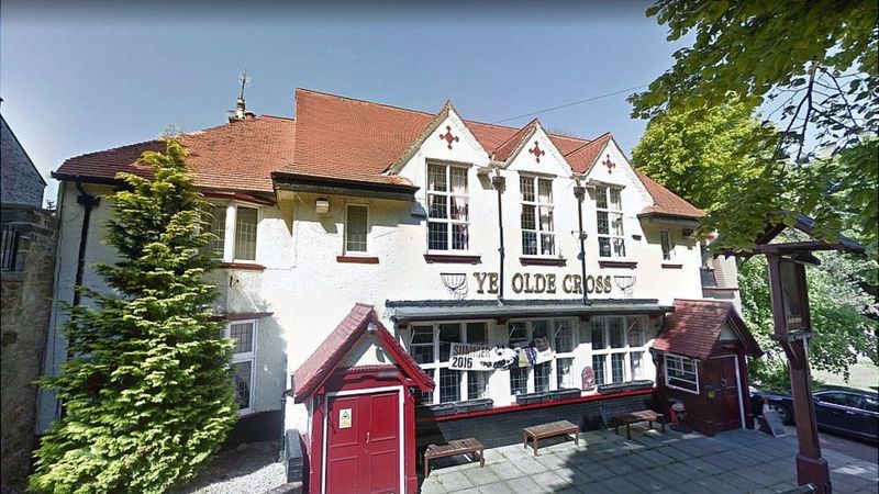 Award for villagers who saved Ryton community pub - BBC News