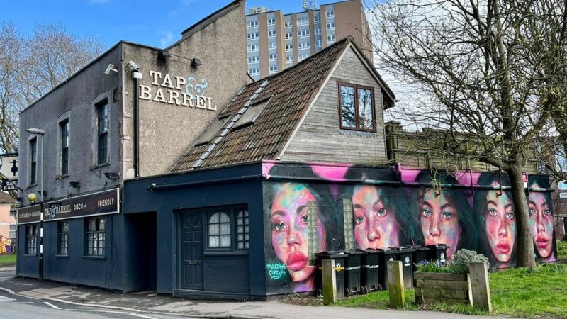 Bedminster pub reopens nine weeks after closure - BBC News