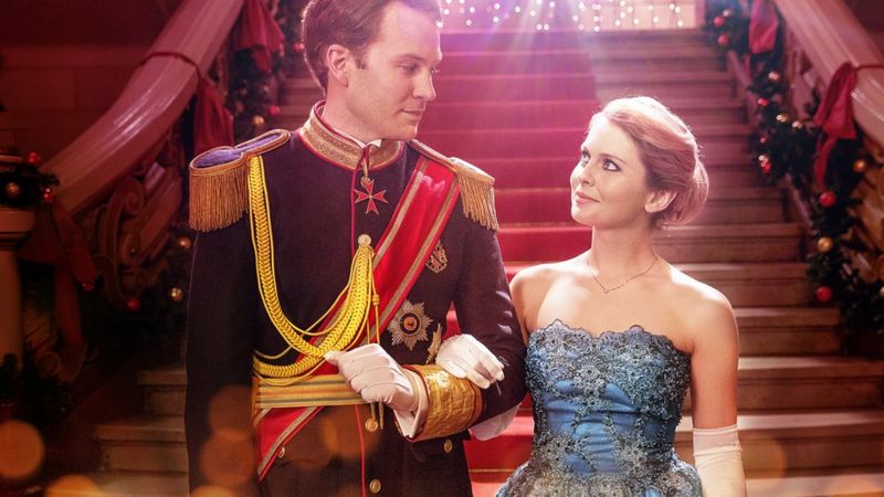 The best of the cheesy Christmas movies - BBC News