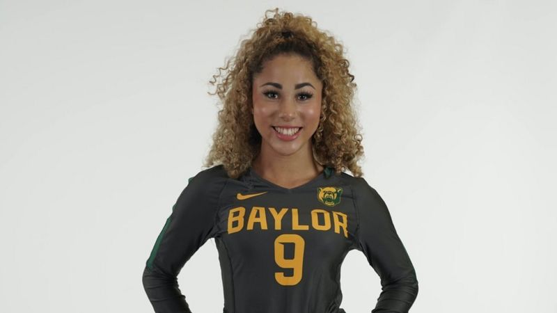 Two Texas cheerleaders shot after one gets into wrong car - BBC News