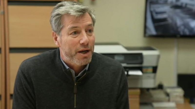 Medway taxi firm struggles with surge in demand - BBC News