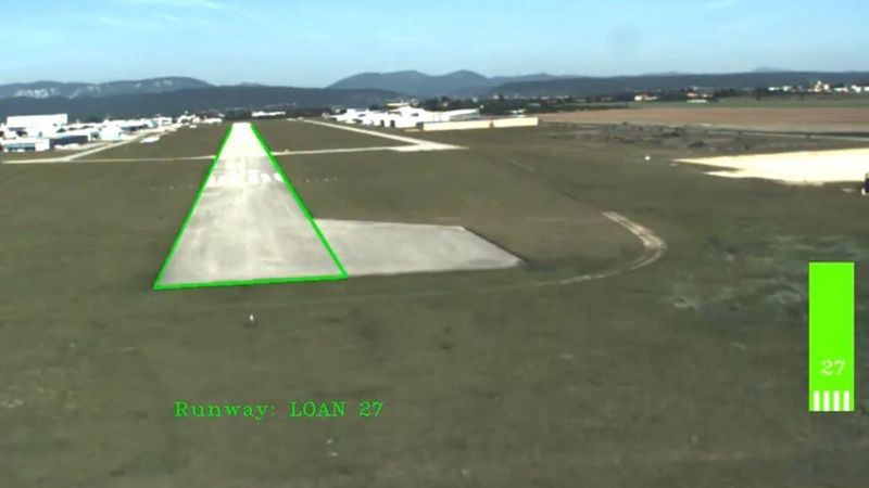 AI pilot 'sees' runway and lands automatically - BBC News