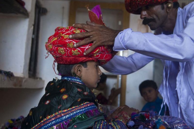 The child marriage tradition of an Indian tribe - BBC News