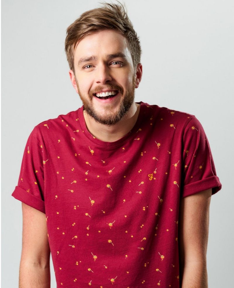 Iain Stirling: The man behind the Love Island voiceover - BBC News
