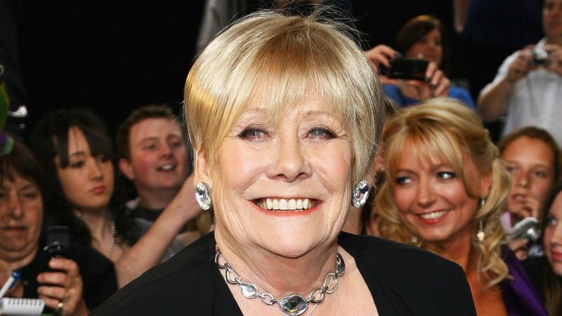 Liz Dawn: Coronation Street's Vera Duckworth dies at 77 - BBC News