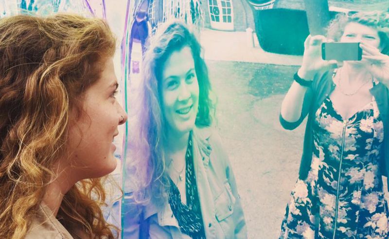 Prosopagnosia: How face blindness means I can't recognise my mum - BBC News