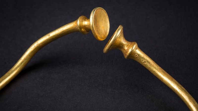 Pictures: Earliest Iron Age gold jewellery ever found discovered - BBC ...