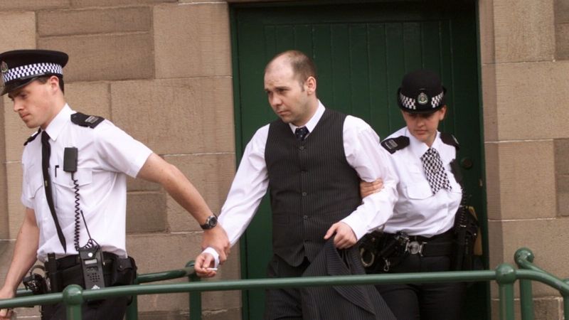 Convicted murderer David Roache dies in HMP Low Moss - BBC News