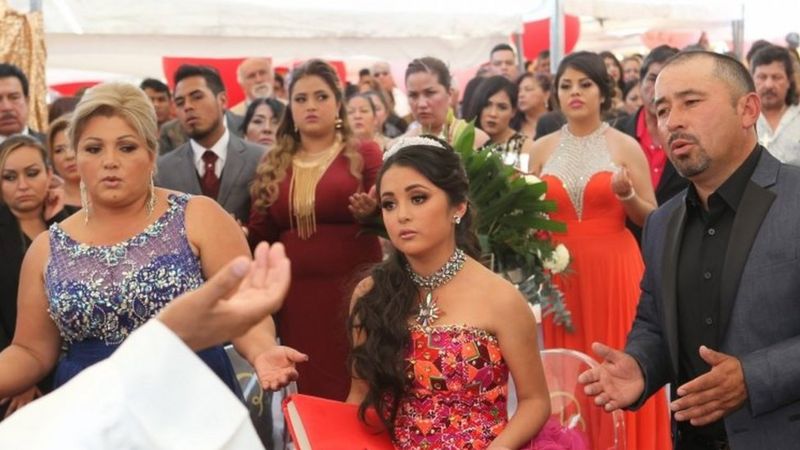 En fotos: la multitudinaria fiesta quinceañera de Rubí, a la que 1,3 ...