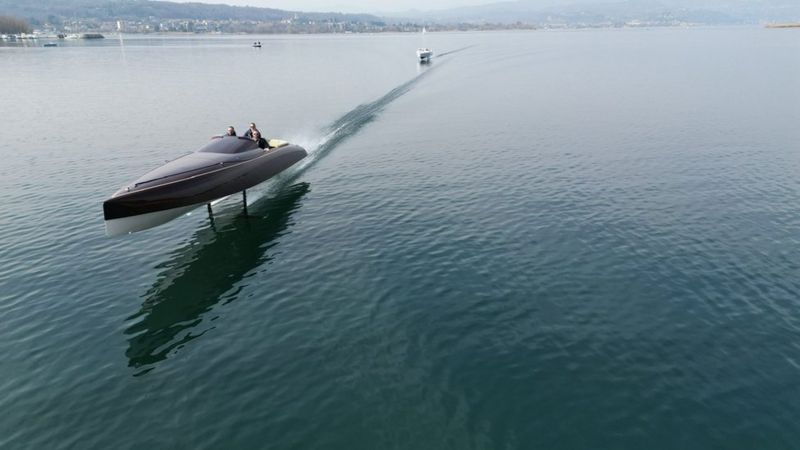 New Round the Island record for electric power boat - BBC News