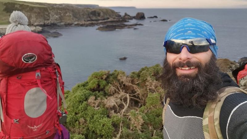 Ex-paratrooper Chris Lewis finishes six-year walk around UK - BBC News