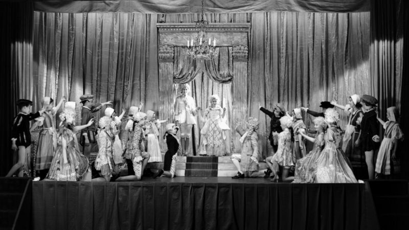 In pictures: Remembering the Queen in festive pantomimes at Windsor ...