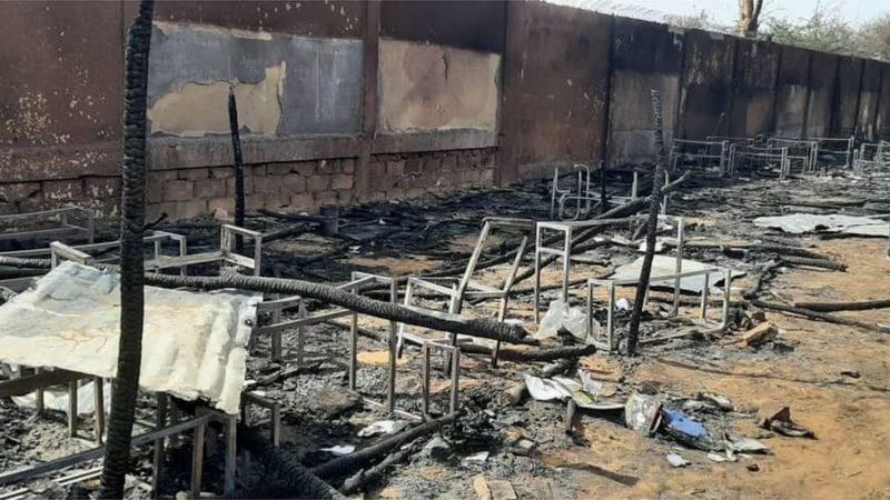 Niger school fire: How 20 children wey trap inside classroom fire ...