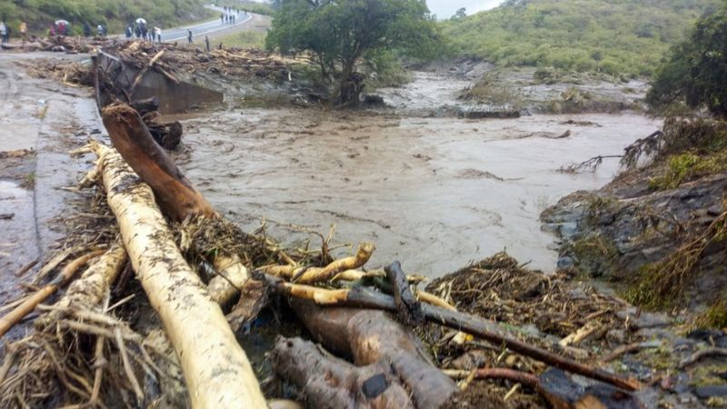 Kenya landslide: At least 29 killed after heavy rains - BBC News