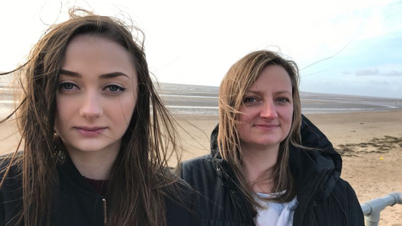 'I partied all night to hide from my PTSD' - BBC News