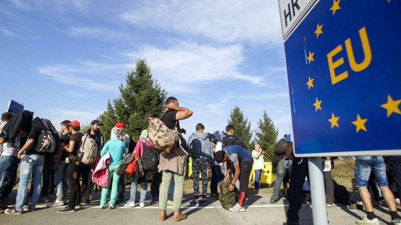 Migrant crisis: EU to boost aid to agencies - BBC News