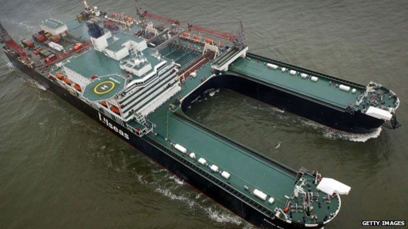 Giant ship begins new North Sea oil and gas era - BBC News