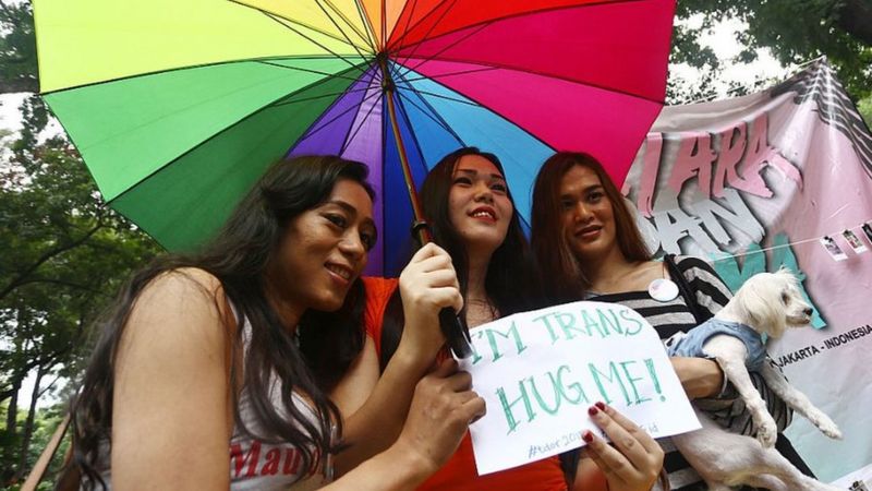 Transgender: Perjuangan transpuan di masa pandemi virus corona - 'Hidup ...