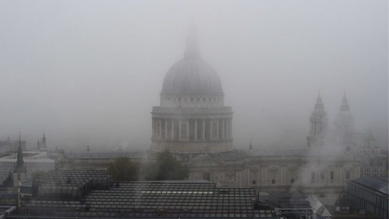 In pictures: Fog covers much of UK - BBC News