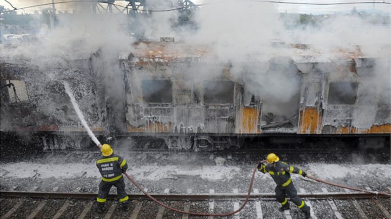 Why Cape Town's trains are on fire in South Africa - BBC News