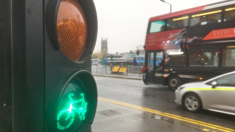 Armley Gyratory plan critical for Leeds city centre - BBC News