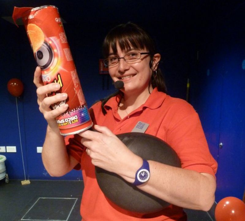 Recycling: Seven things you can do with a Pringles can - BBC News