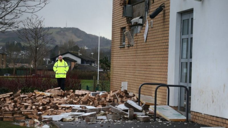School wall collapse linked to 'design issue' - BBC News